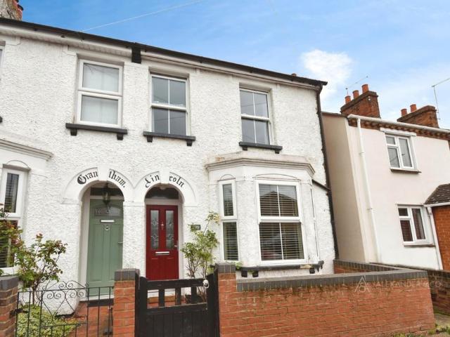 2 bedroom semi detached house to rent