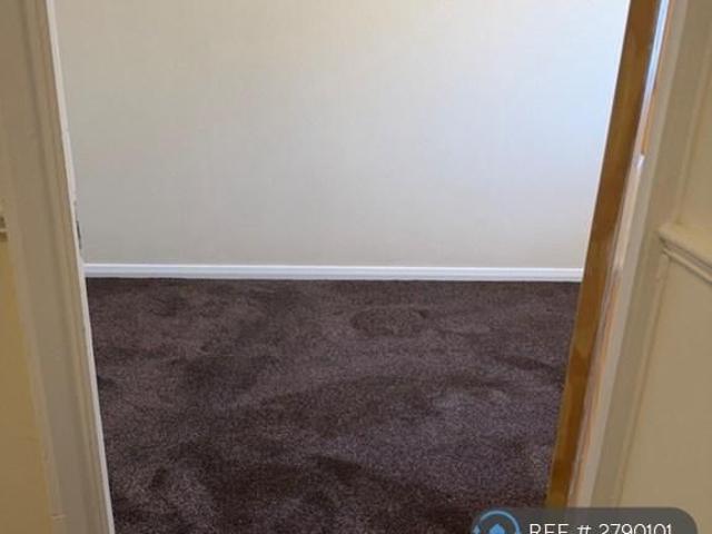 2 bedroom semi detached house to rent