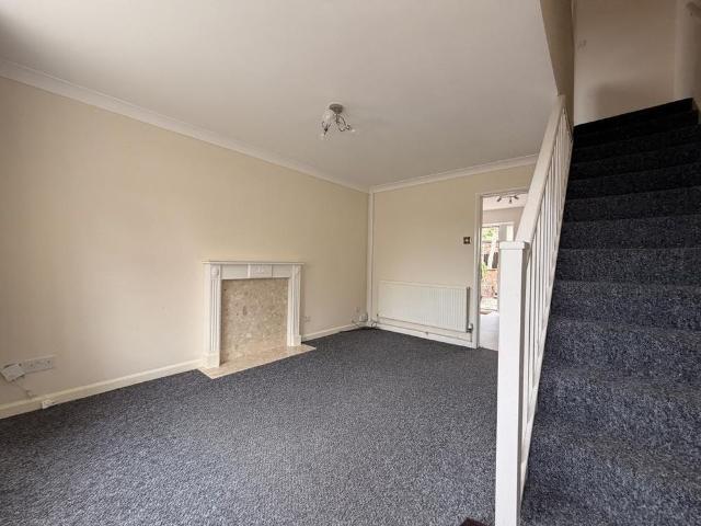 2 bedroom semi detached house to rent