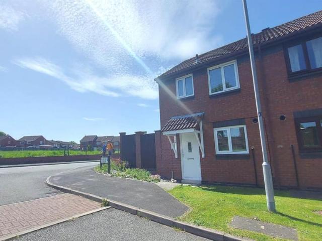 2 bedroom semi detached house to rent