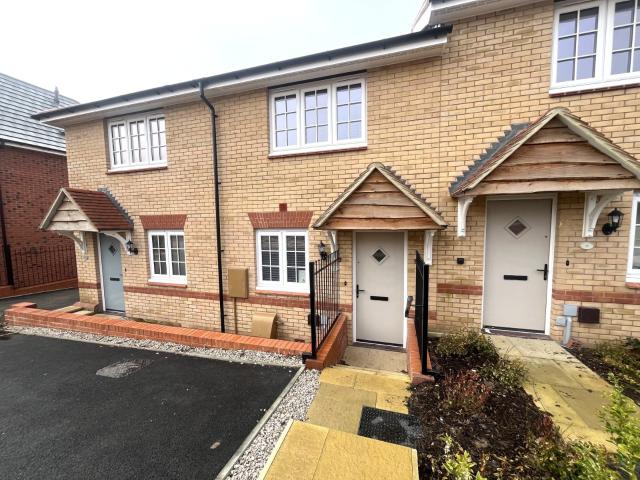 2 bedroom semi detached house to rent