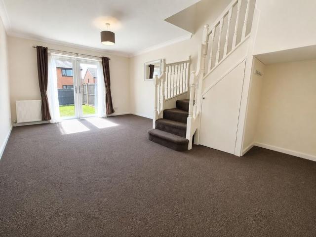 2 bedroom semi detached house to rent