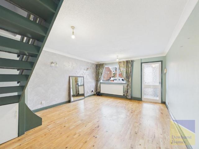 2 bedroom semi detached house to rent