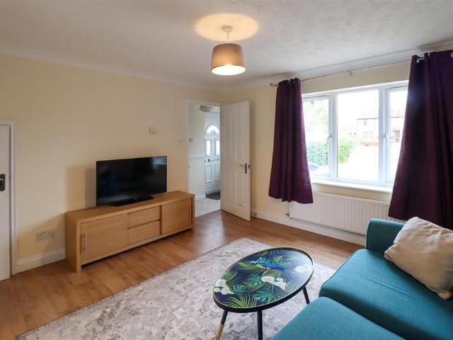 2 bedroom semi detached house to rent