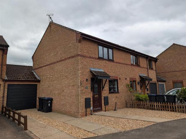 2 bedroom semi detached house to rent