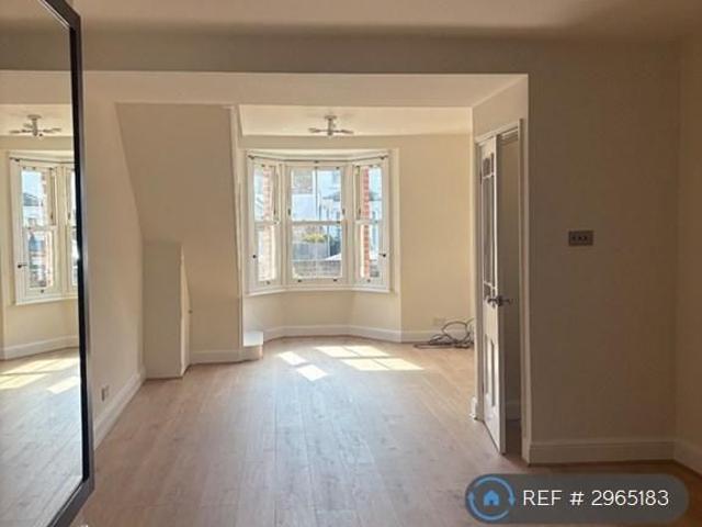 2 bedroom semi detached house to rent
