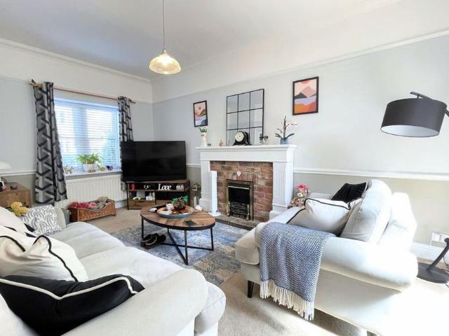 2 bedroom semi detached house to rent