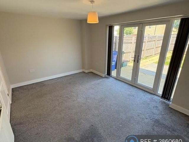 2 bedroom semi detached house to rent