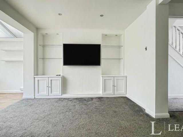 2 bedroom semi detached house to rent