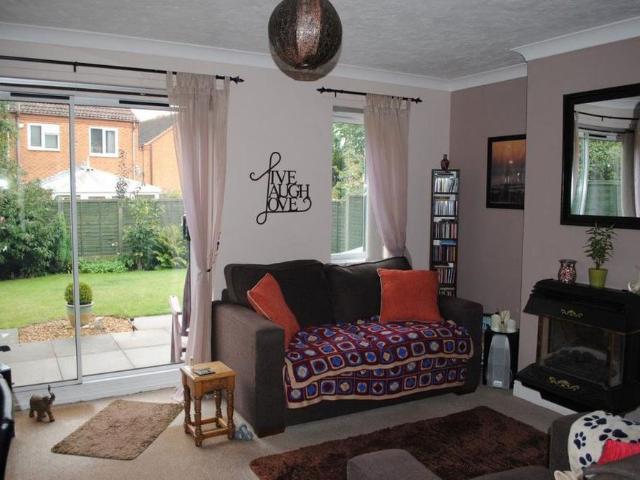 2 bedroom semi detached house to rent