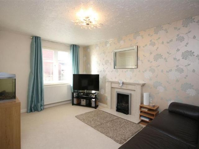 2 bedroom semi detached house to rent