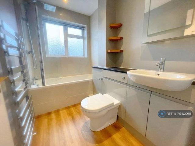 2 bedroom semi detached house to rent