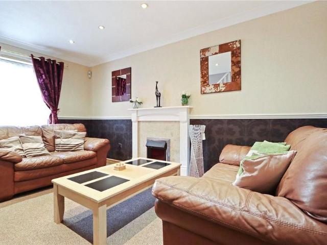 2 bedroom semi detached house to rent