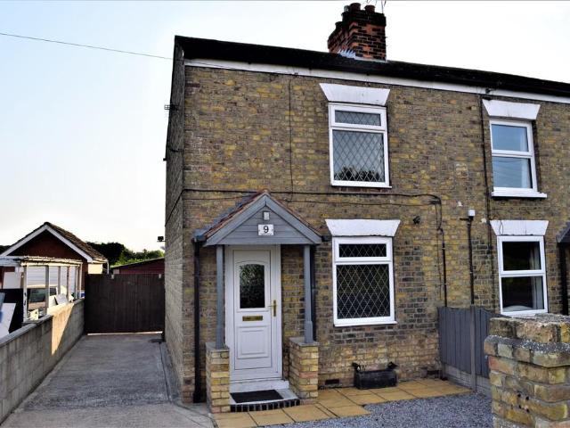 2 bedroom semi detached house to rent