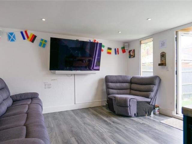 2 bedroom semi detached house to rent