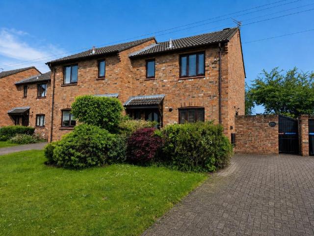 2 bedroom semi detached house to rent