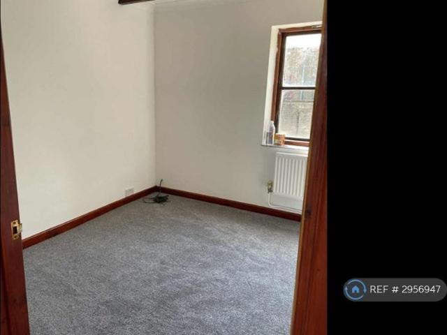 2 bedroom semi detached house to rent