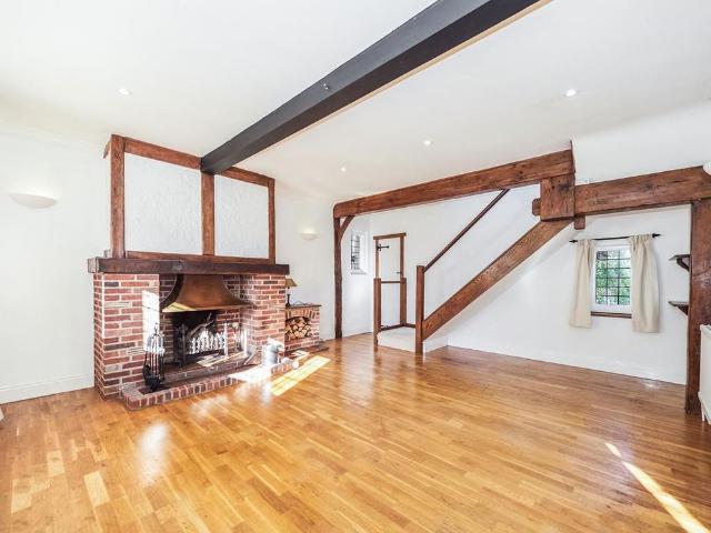 2 bedroom semi detached house to rent