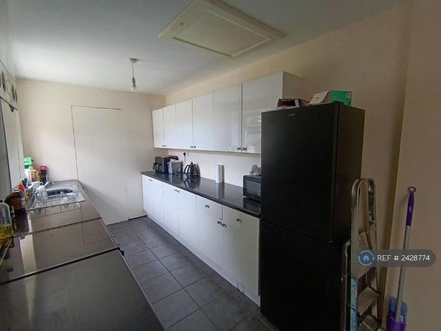 2 bedroom semi detached house to rent