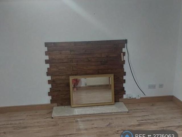 2 bedroom semi detached house to rent