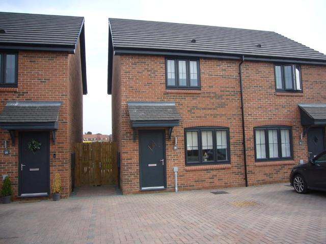 2 bedroom semi detached house to rent