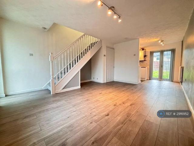 2 bedroom semi detached house to rent