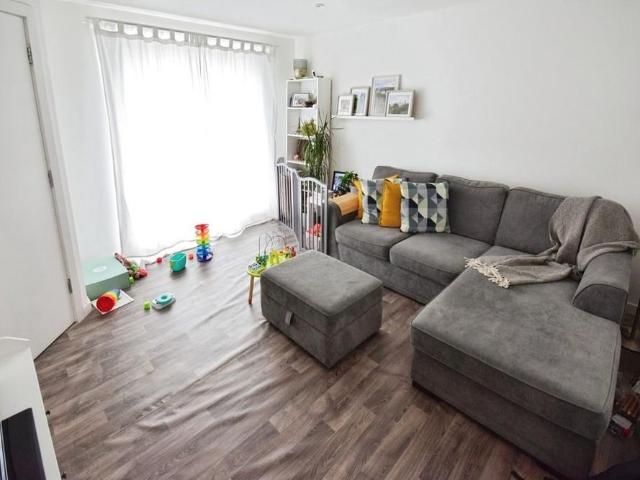 2 bedroom semi detached house to rent
