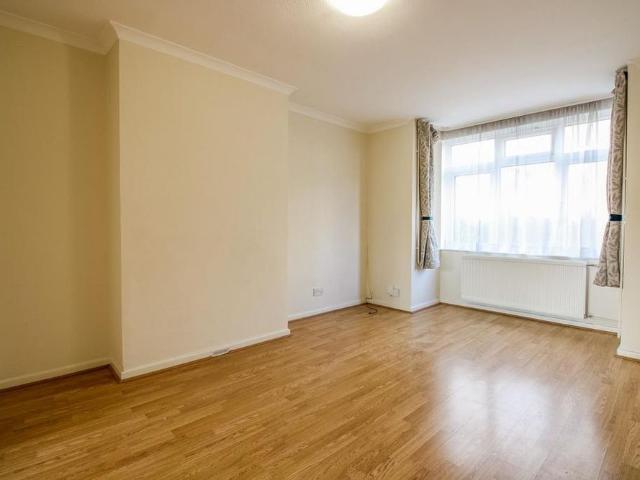 2 bedroom semi detached house to rent