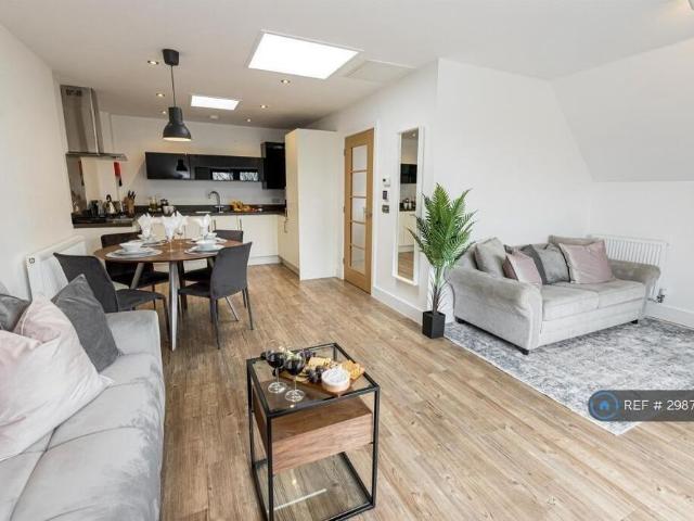 2 bedroom semi detached house to rent