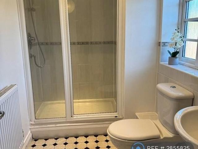 2 bedroom semi detached house to rent