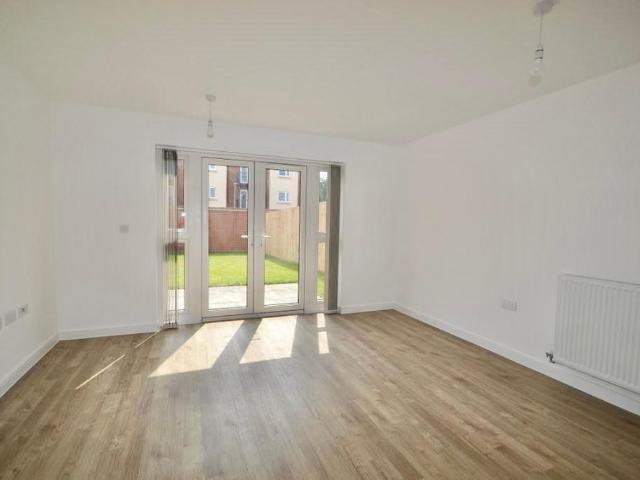 2 bedroom semi detached house to rent