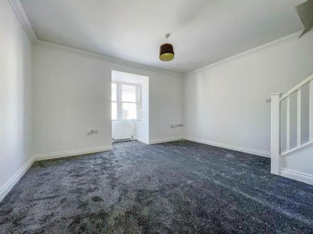 2 bedroom semi detached house to rent