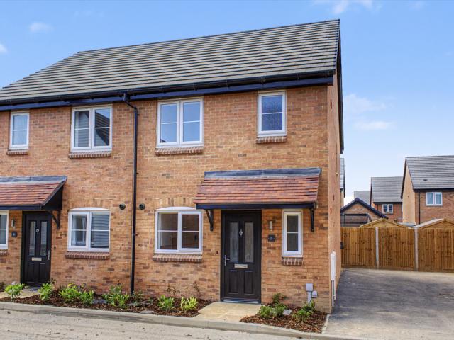 2 bedroom semi detached house to rent
