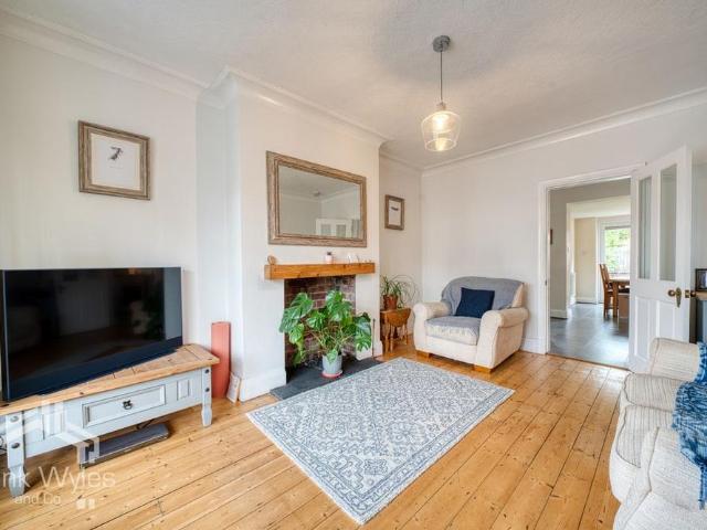2 bedroom semi detached house to rent