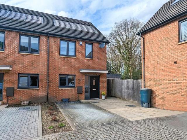 2 bedroom semi detached house to rent