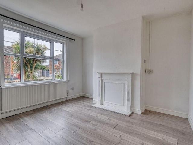 2 bedroom semi detached house to rent