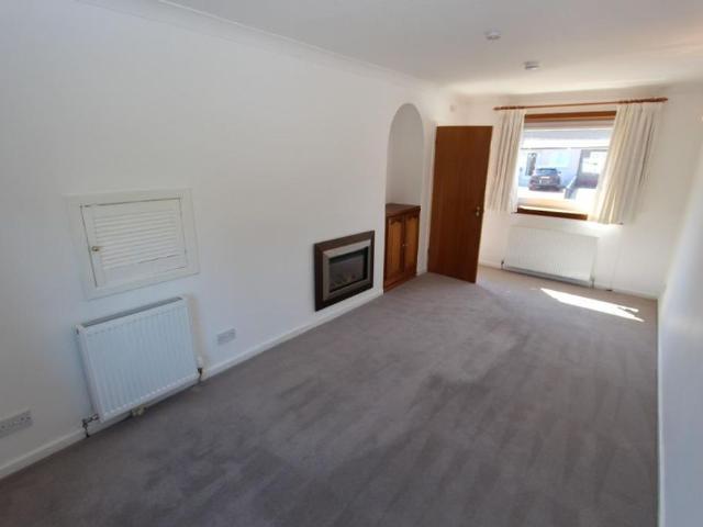 2 bedroom semi detached house to rent