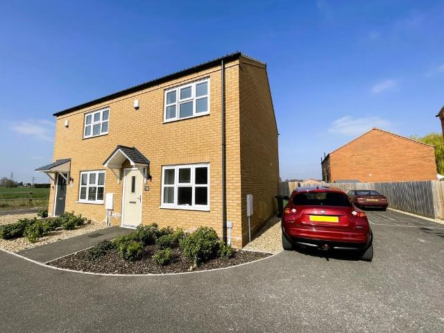 2 bedroom semi detached house to rent