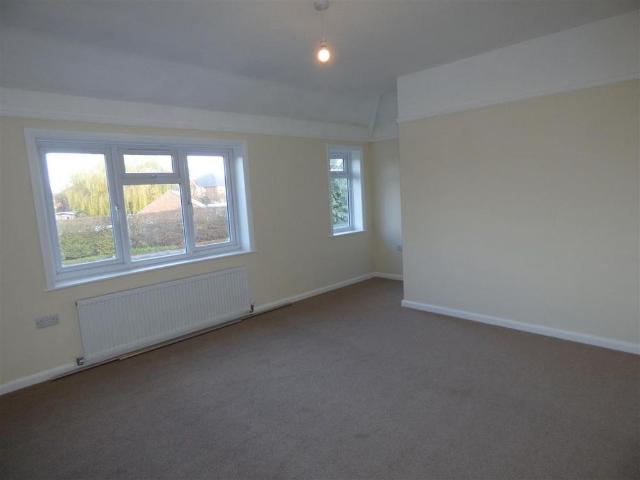 2 bedroom semi detached house to rent