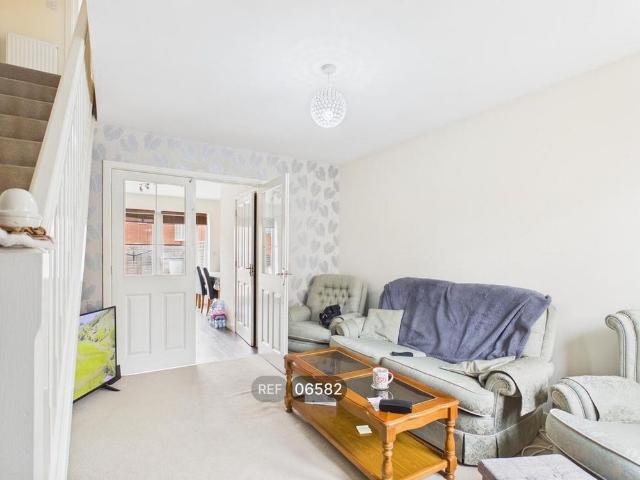 2 bedroom semi detached house to rent