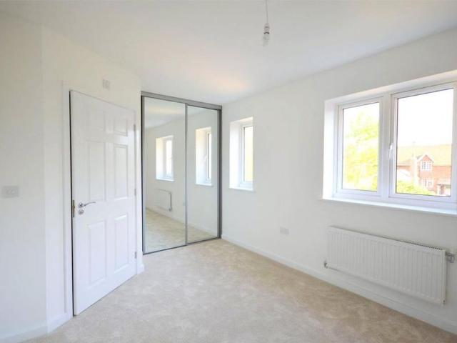 2 bedroom semi detached house to rent