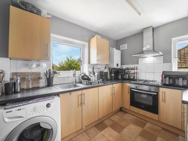 2 bedroom semi detached house to rent
