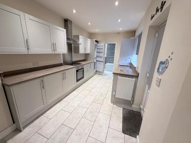 2 bedroom semi detached house to rent