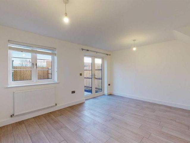 2 bedroom semi detached house to rent