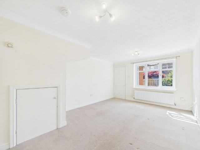 2 bedroom semi detached house to rent
