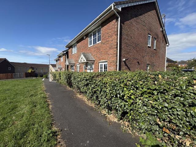 2 bedroom semi detached house to rent