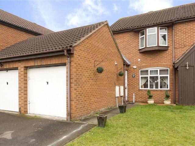 2 bedroom semi detached house to rent