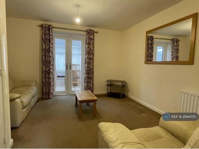 2 bedroom semi detached house to rent