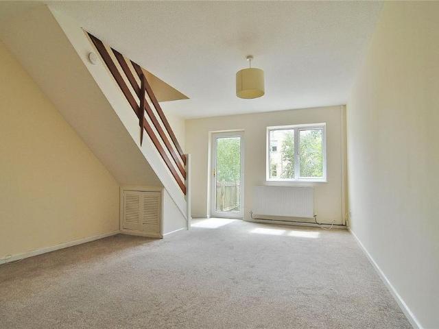 2 bedroom semi detached house to rent