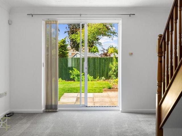 2 bedroom semi detached house to rent